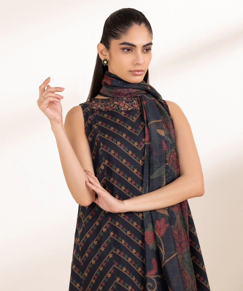 SAPPHIRE | UNSTITCHED 3 PIECE EMBROIDERED LAWN SUIT – Amna Batool